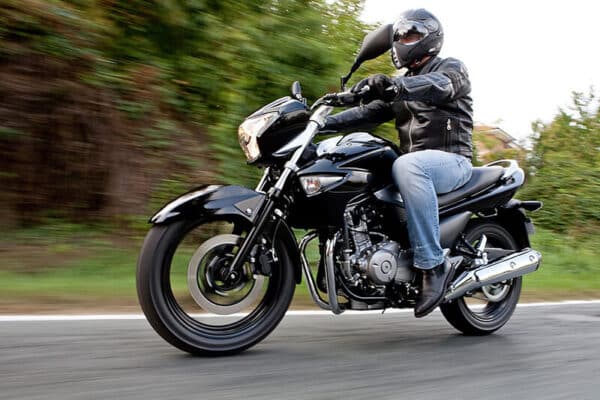 Especificaciones técnicas de la moto Suzuki Inazuma 250 - Mecanica y ...